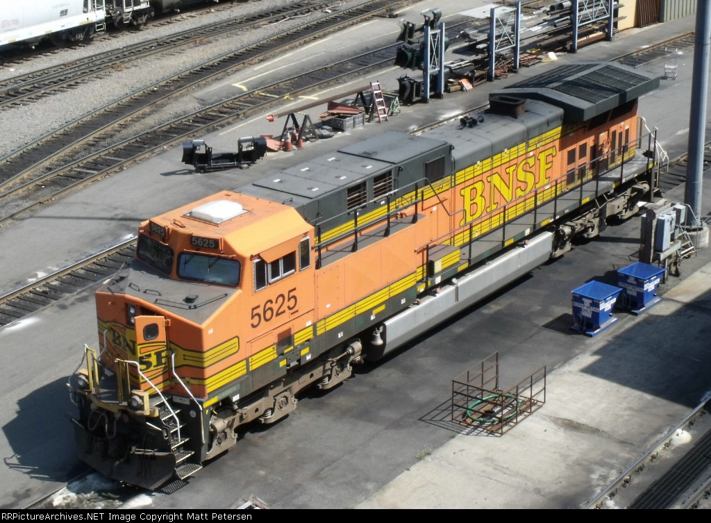 BNSF 5625